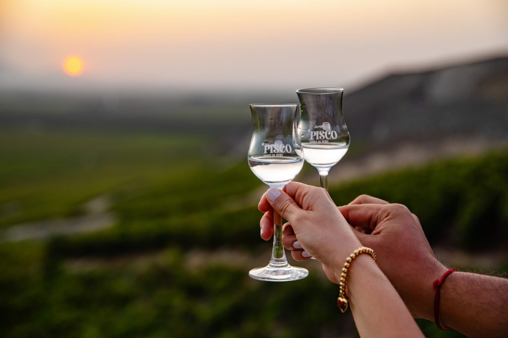 Pisco, la bebida emblema del Perú - Revista Buen Gusto