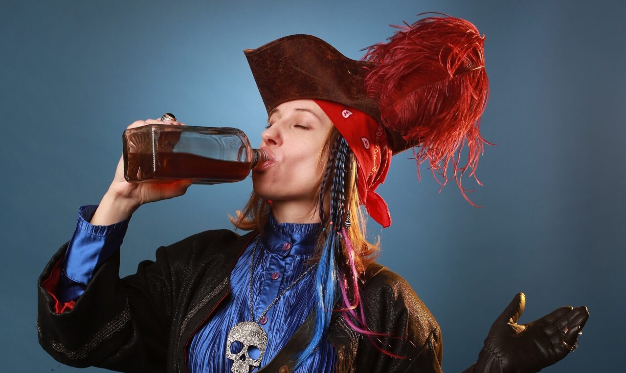 ¿Por qué el ron era la bebida predilecta de los piratas?